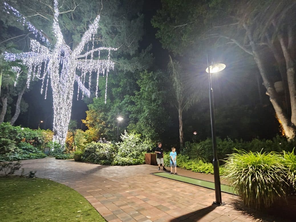 Mini Golf at Wanneroo Botanic Gardens - Buggybuddys guide to Perth