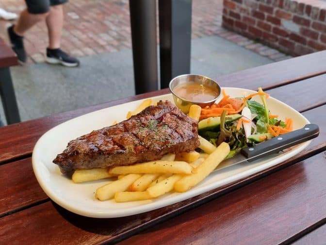 Treendale Farm Hotel, Australind - Buggybuddys guide to Perth