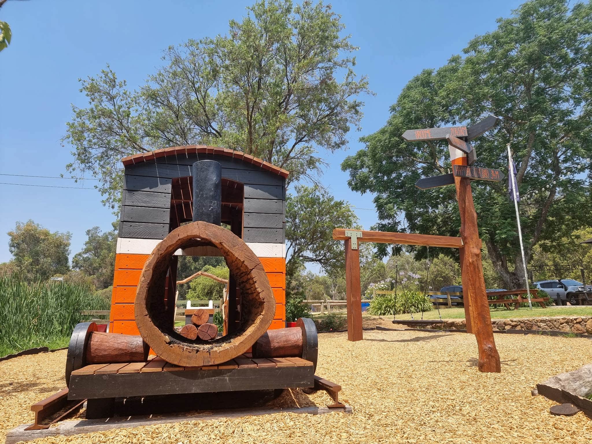 Mount Helena Tavern, Mount Helena - Buggybuddys guide to Perth