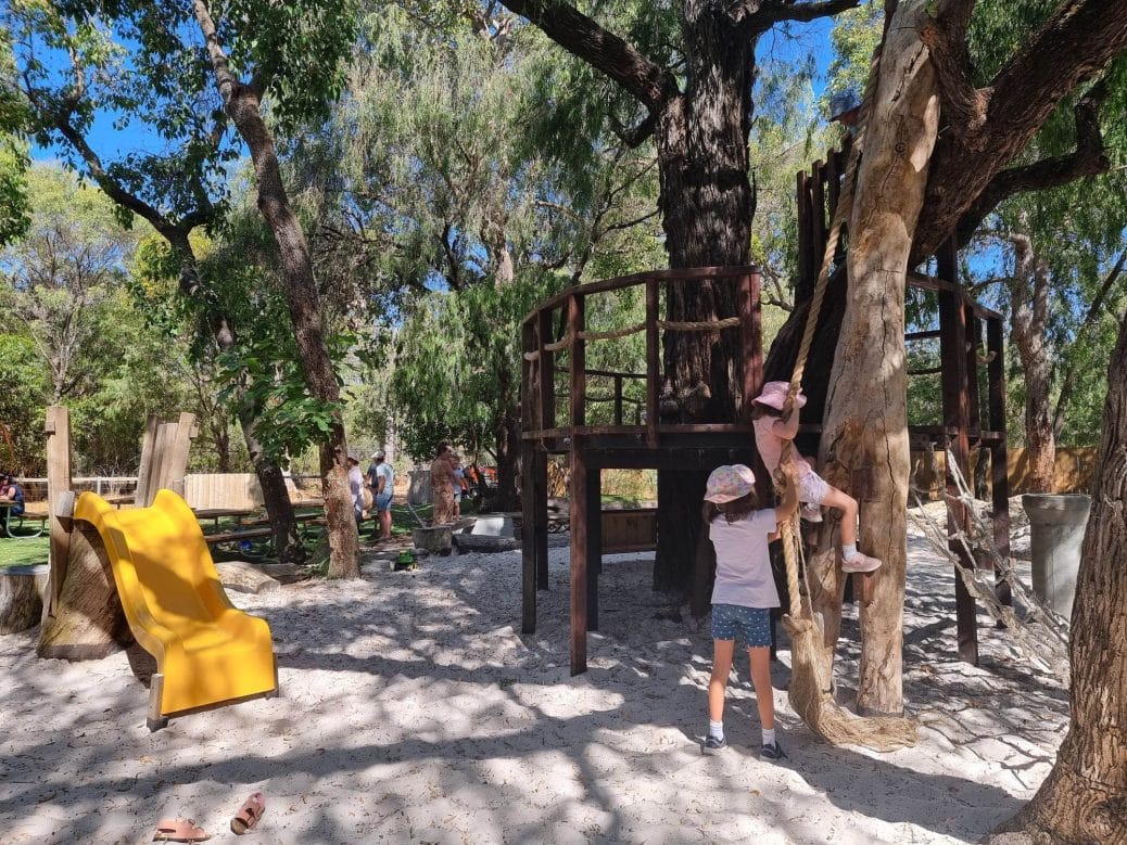 The Par 3 Mini Golf, West Busselton - Buggybuddys guide to Perth