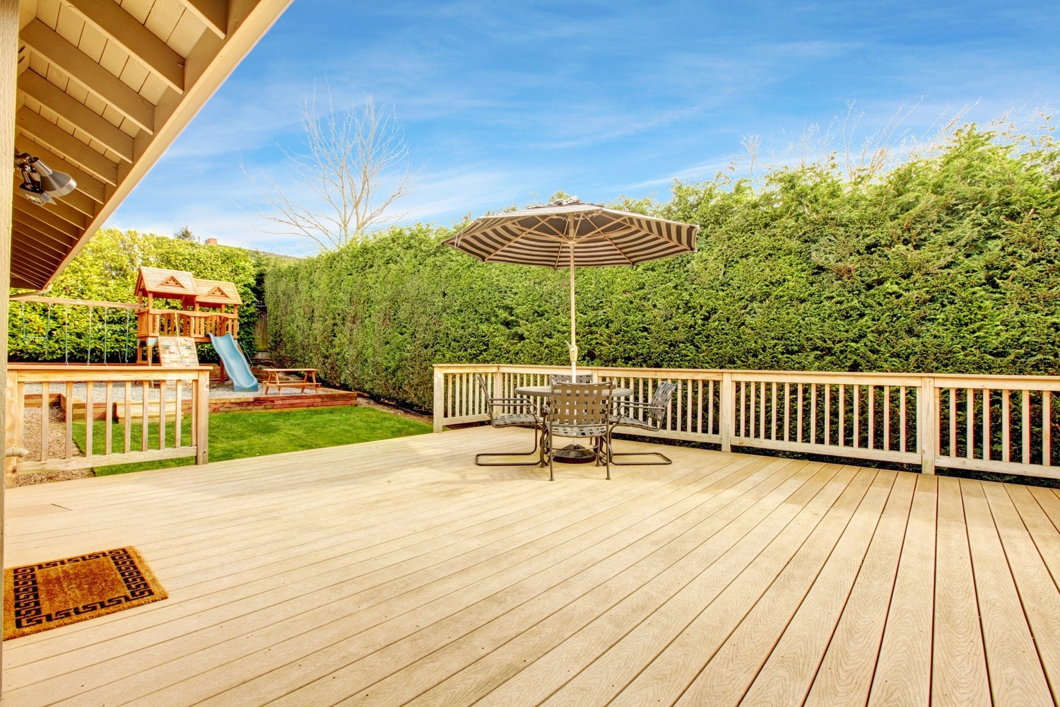 Essential Features for a Child-Friendly Outdoor Deck - Buggybuddys ...